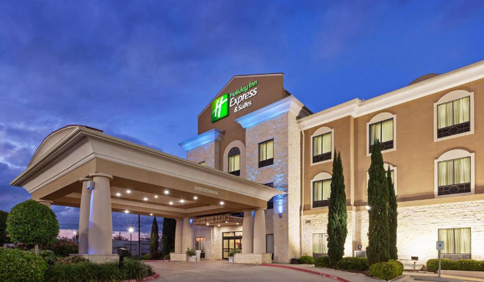 Holiday Inn Express & Suites Victoria | mghotelteam.com