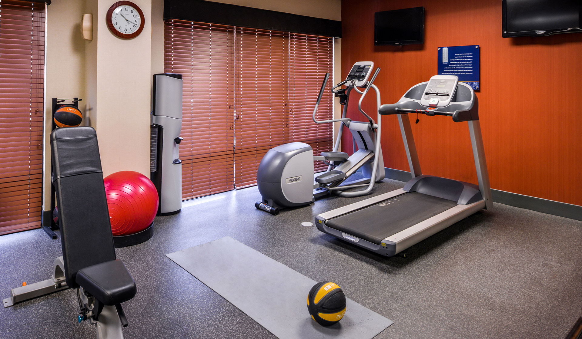 Hampton Inn & Suites Legacy Park - Frisco | mghotelteam.com