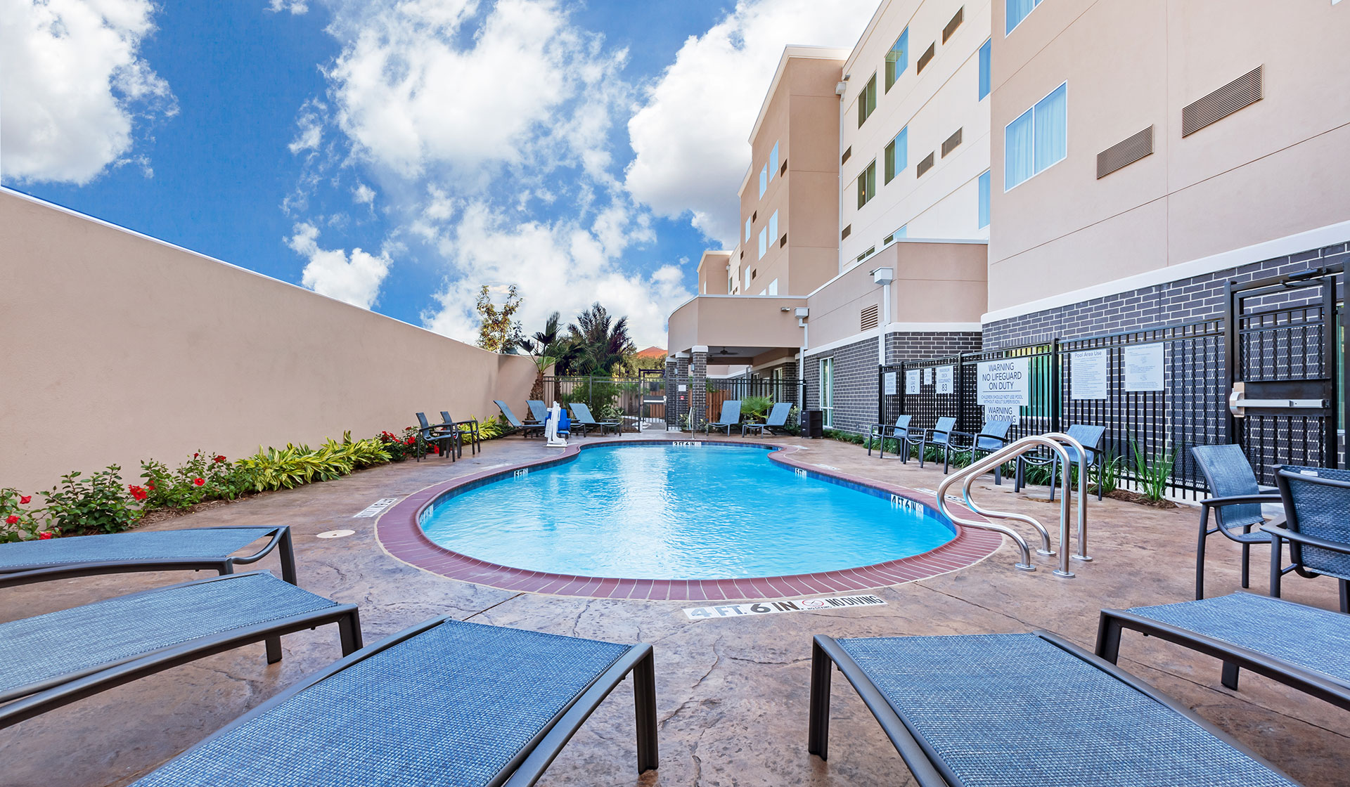 Two Property - Courtyard Houston / Hampton Inn & Suites I-10 W-Park Row ...