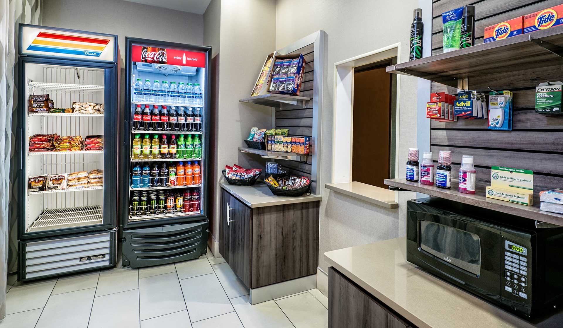 Holiday Inn Express & Suites Hulen Mall | mghotelteam.com