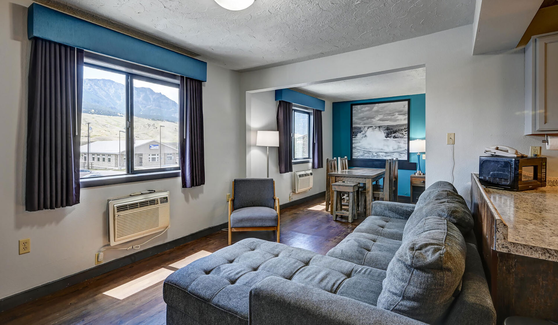 Super 8 by Wyndham Gardiner/Yellowstone Park Area | mghotelteam.com