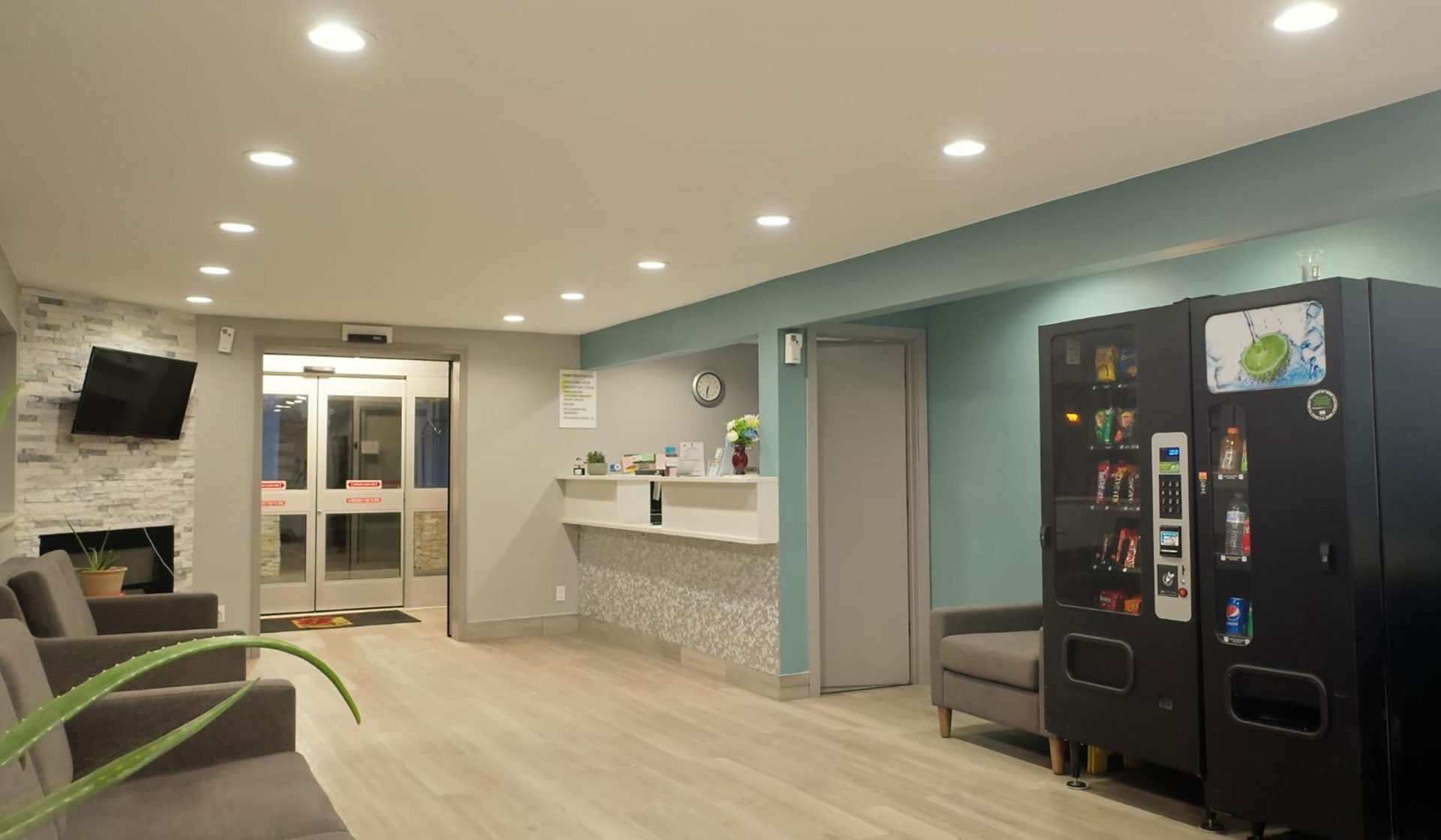 Super 8 by Wyndham Rockford I-90/Casino District | mghotelteam.com