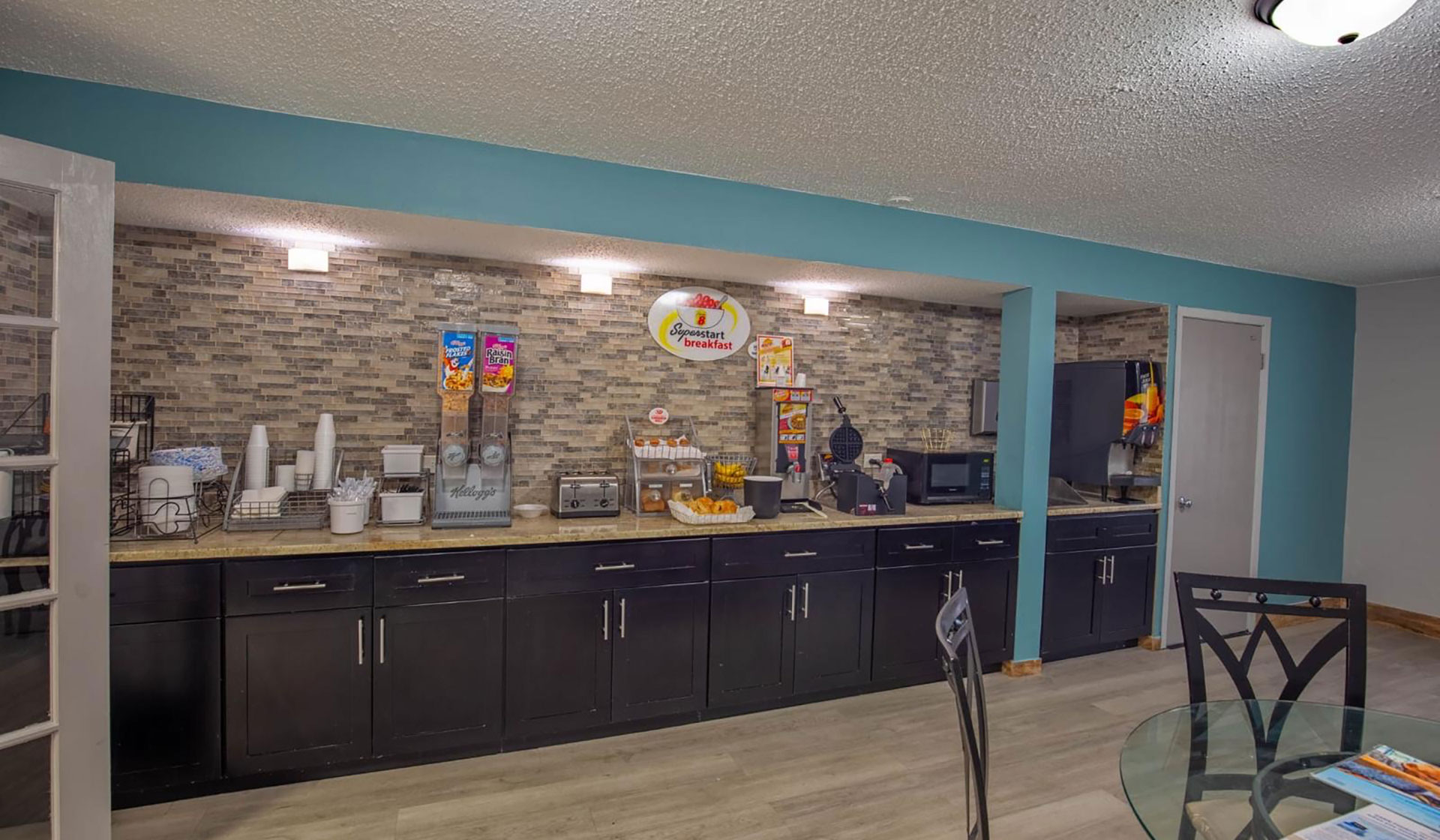 Super 8 by Wyndham Rockford I-90/Casino District | mghotelteam.com